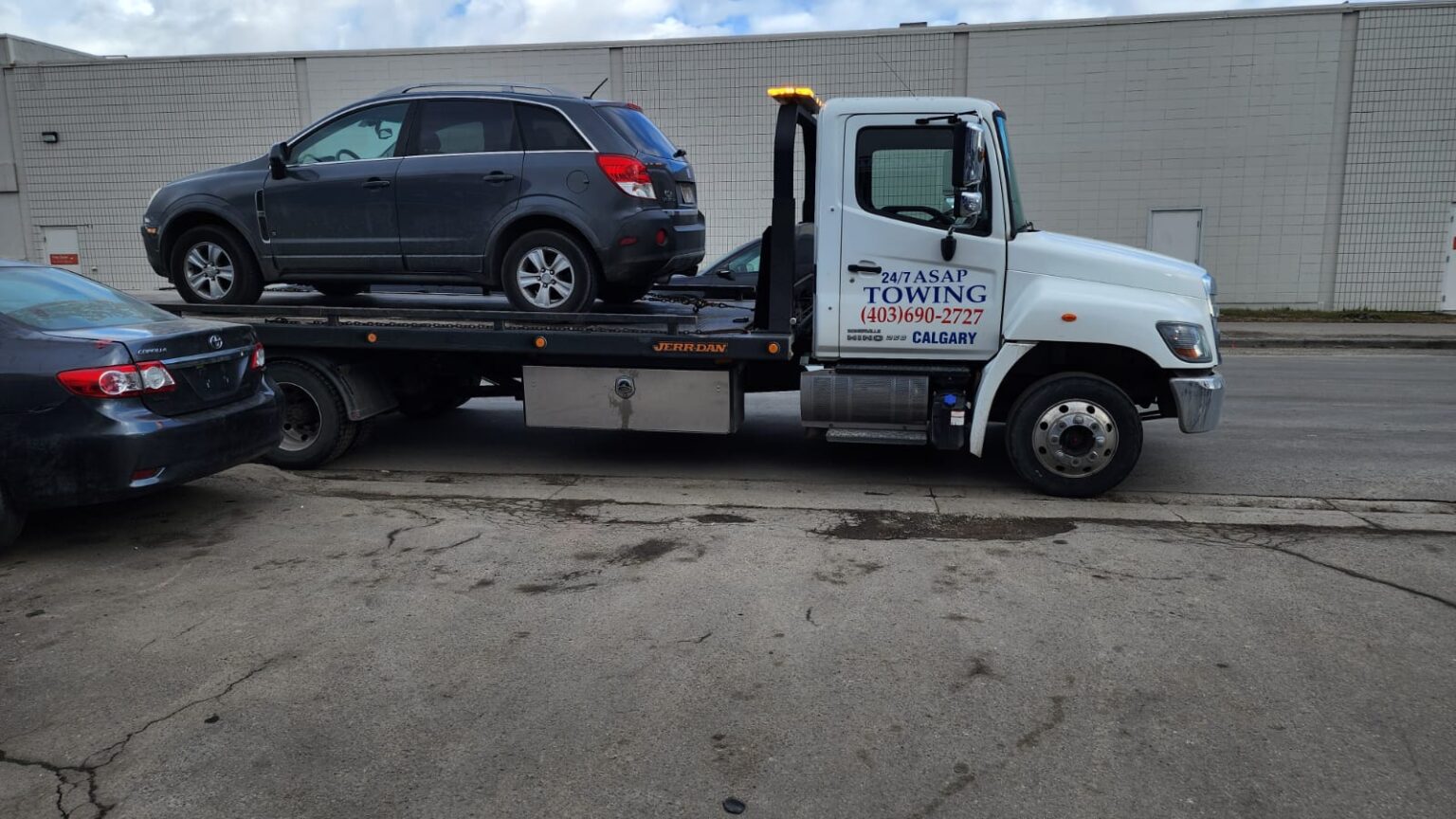 Call A Tow Truck For Urgent Towing In Calgary - Asap Towing Calgary